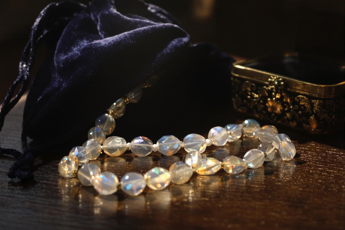 Moonstone Gemstone Beads: Meanings, Types and Design Uses – The Bead Traders